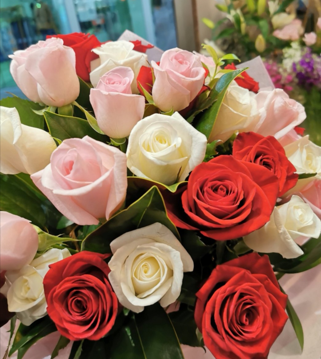Floral Choice Mixed Roses - Botany Downs Florist & East Auckland same ...